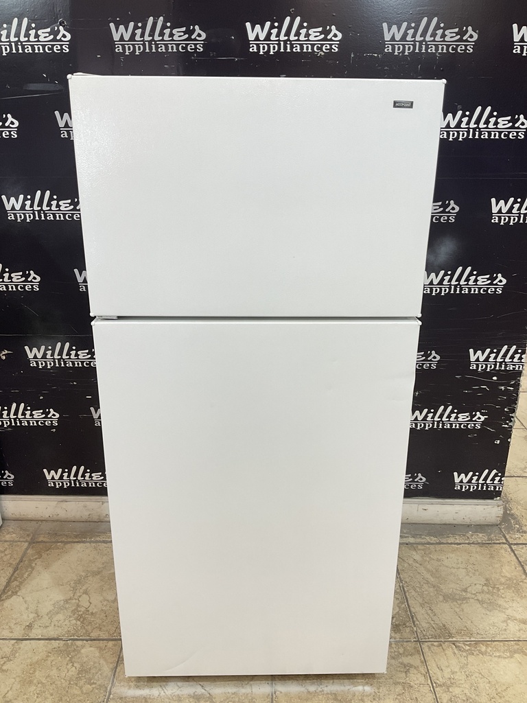 Hotpoint Used Refrigerator Top and Bottom 28x61 1/2” | Willie's ...
